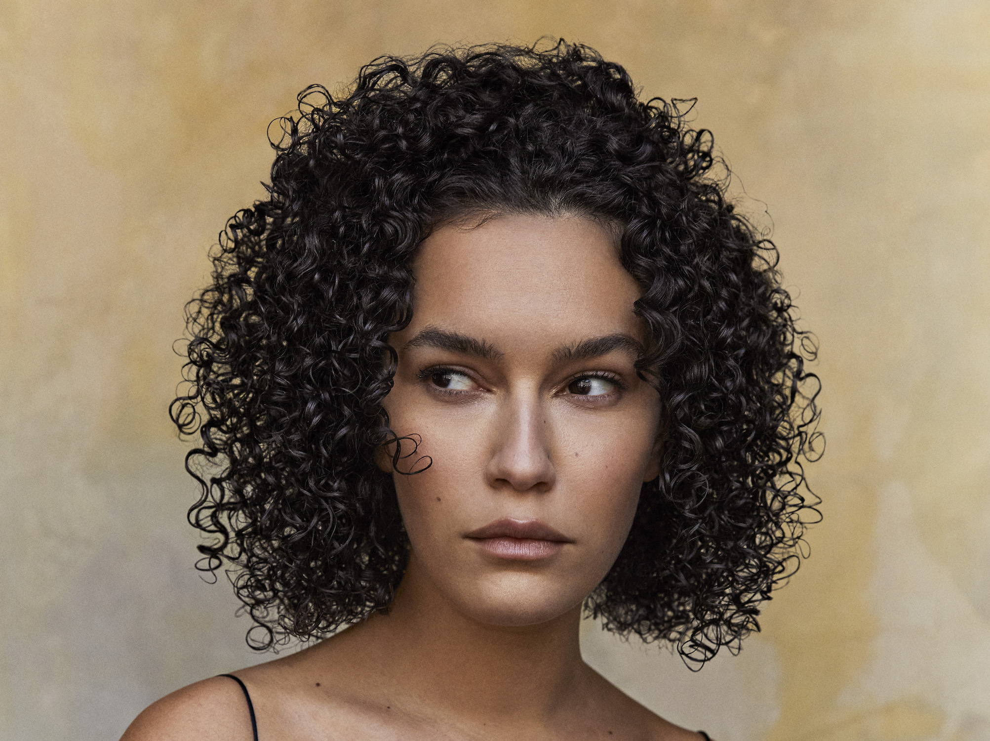 What Is 4B Hair? Embracing Your Natural Curls | Davines